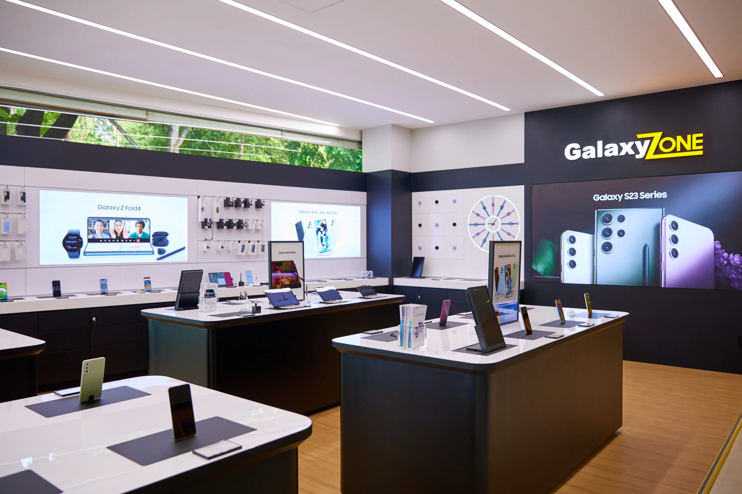 Samsung cùng Thế Giới Di Động ra mắt GalaxyZone đúng dịp mở bán Galaxy ...